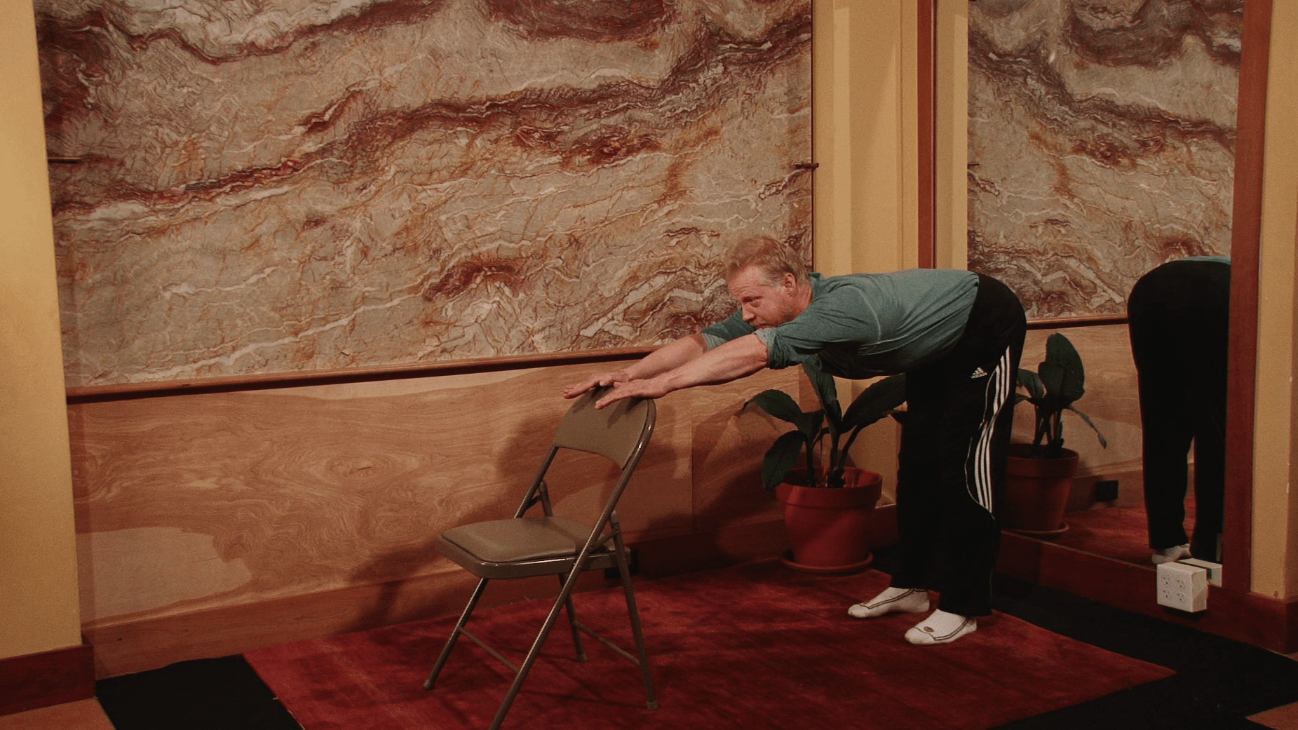 Upper Body - Frontside - Chair Pull Down - Luther Bryan